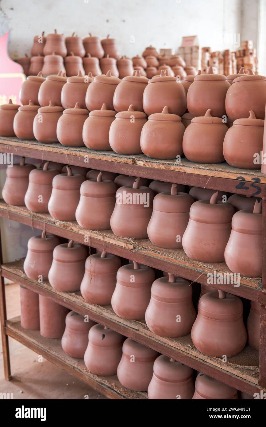Empty pottery workshop clay tools hi-res stock photography and images ...