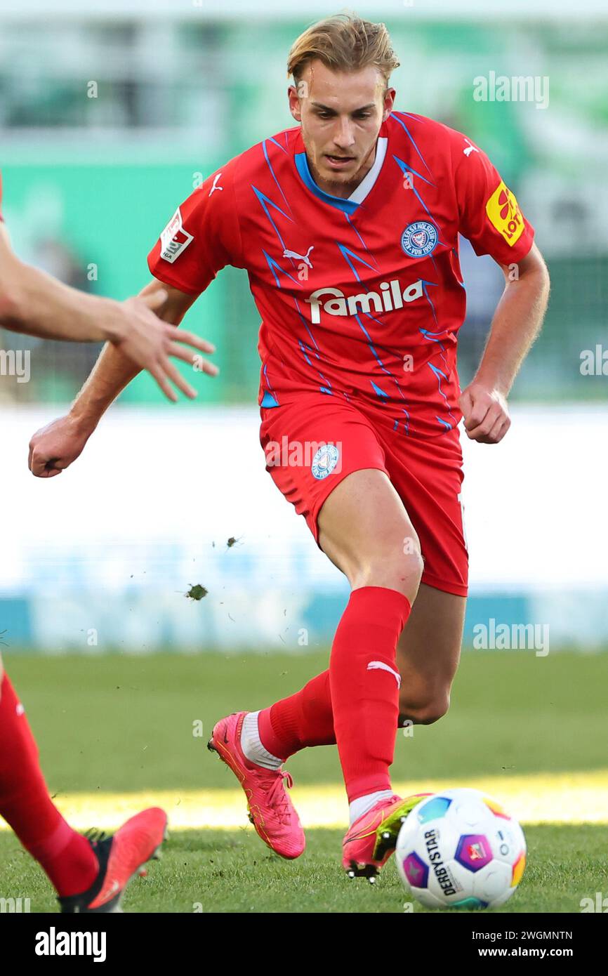 28 January 2024, Bavaria, Fürth: Soccer: Bundesliga 2, SpVgg Greuther ...