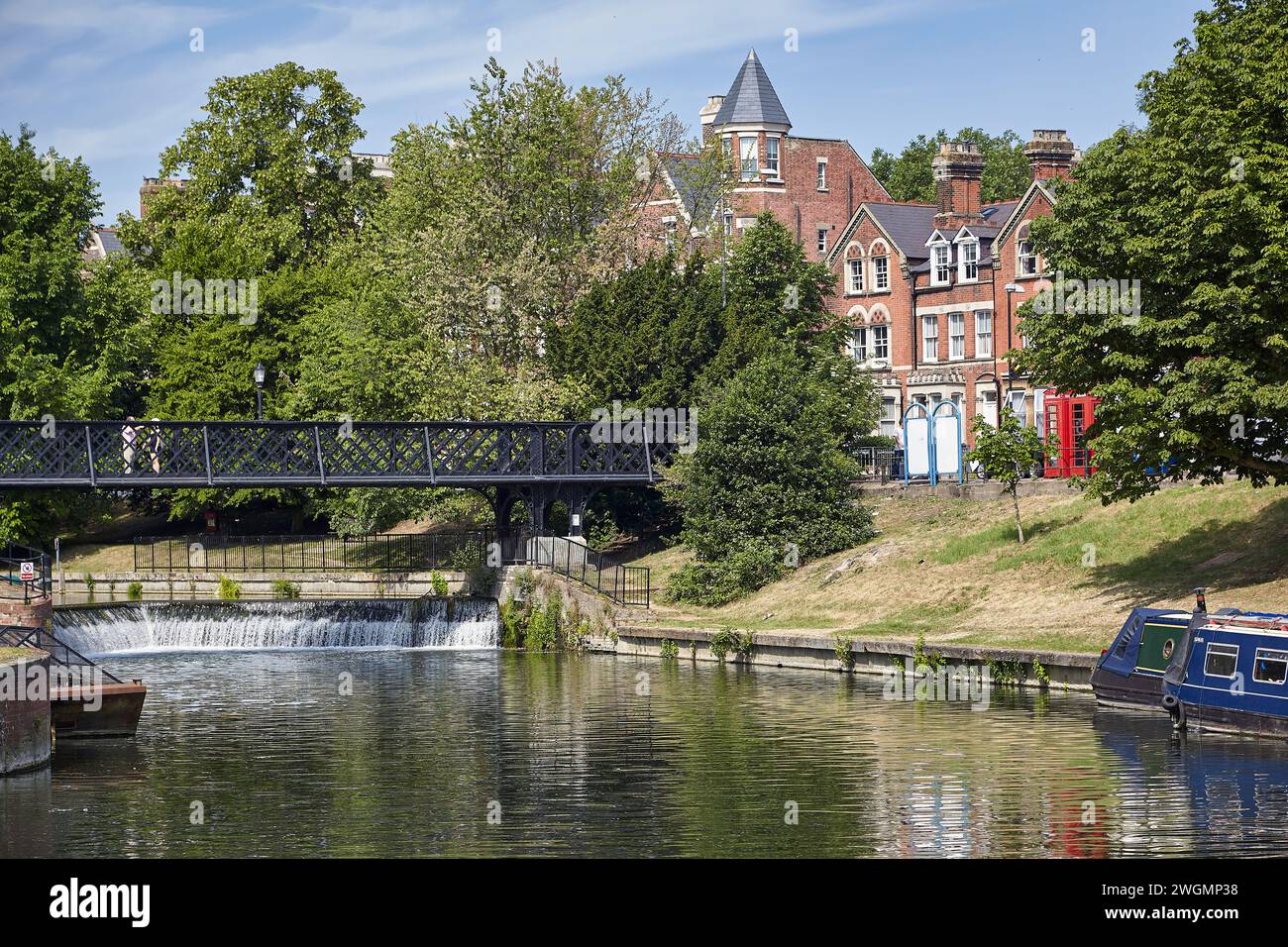 The view of the Jesus Lock on the river Cam with the pedestrian footbridge linking Chesterton ...