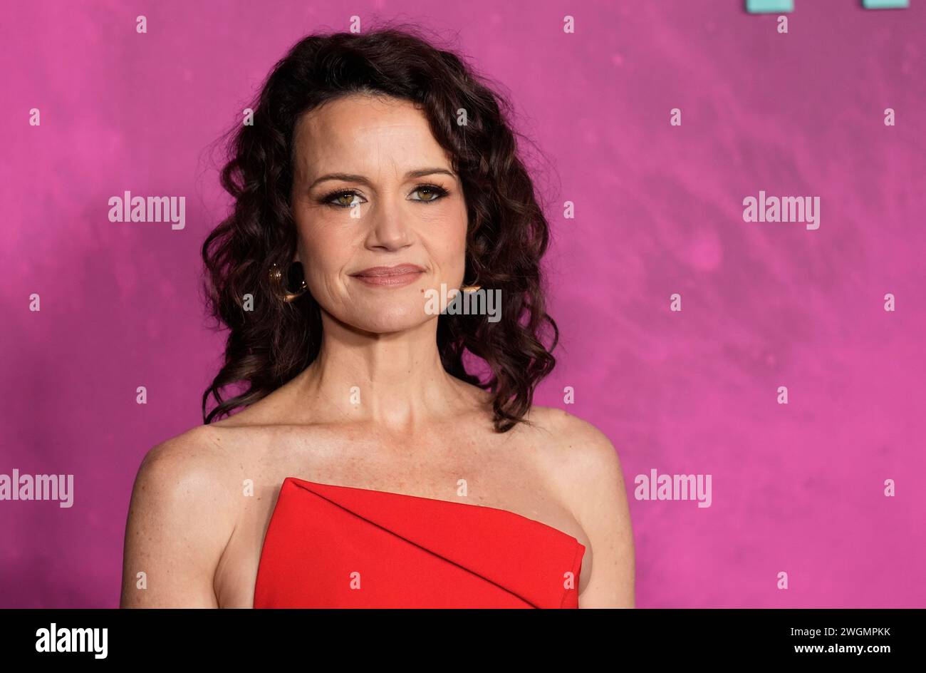 Carla Gugino poses at the premiere of the film "Lisa Frankenstein ...