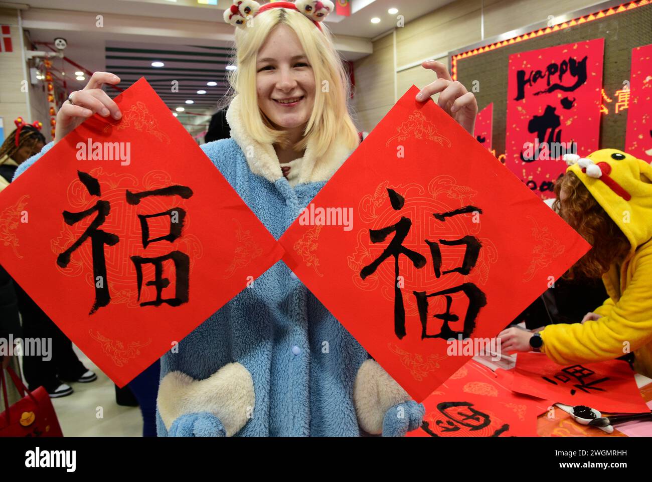 Foreign students from Jiangsu University experience Chinese Spring ...