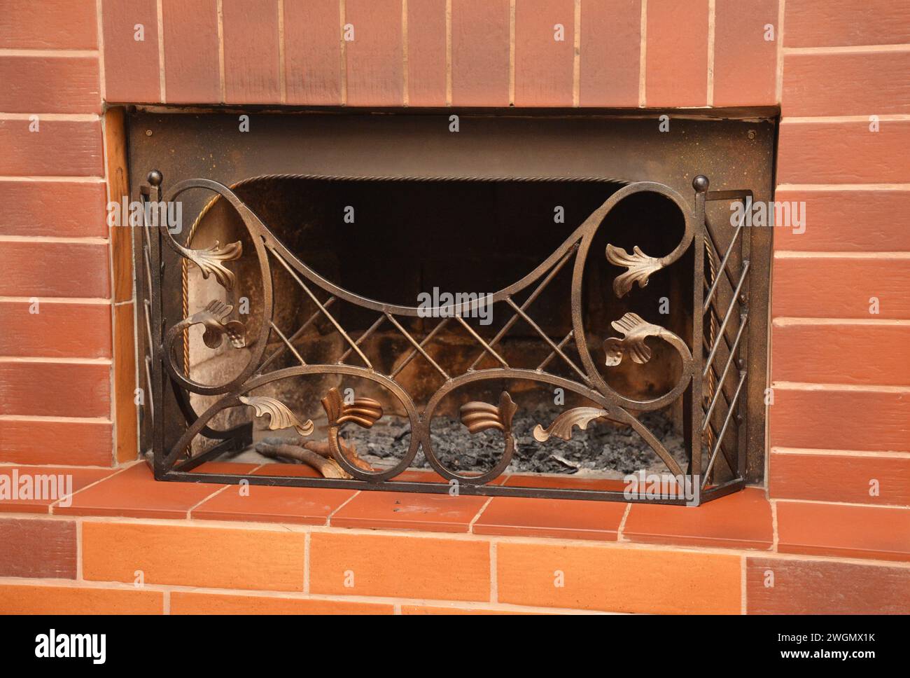 Brick grate hi-res stock photography and images - Alamy