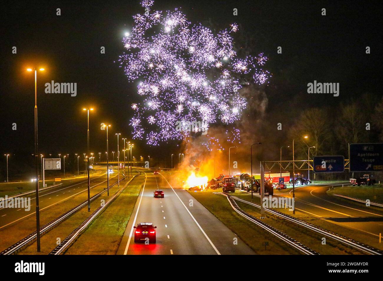 APELDOORN - Farmers have set fire to wood, tires and other rubbish in ...