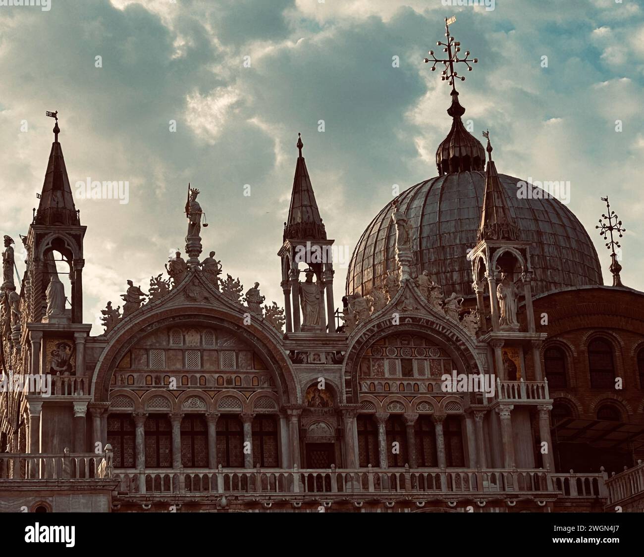 Discover the majestic beauty of Venetian architecture as you wander ...