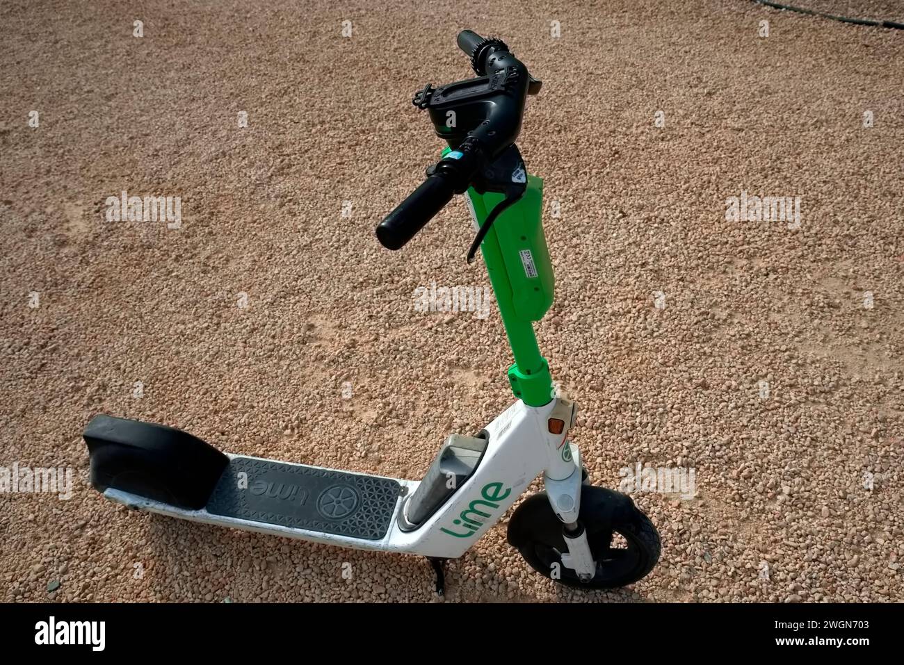 Lime Electric Bike in the Dubai Business bay Stock Photo - Alamy