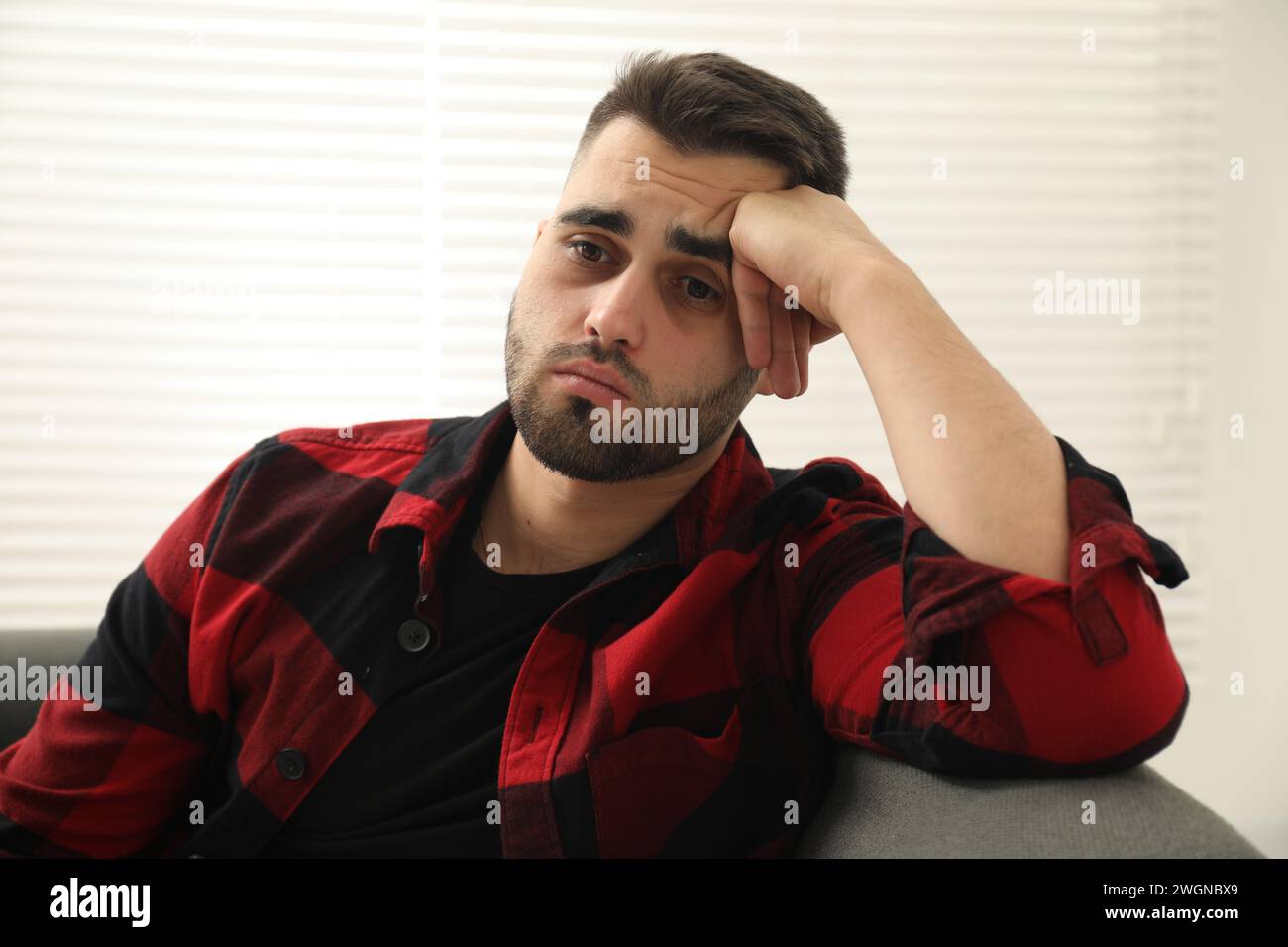 Sad lonely man hi-res stock photography and images - Alamy
