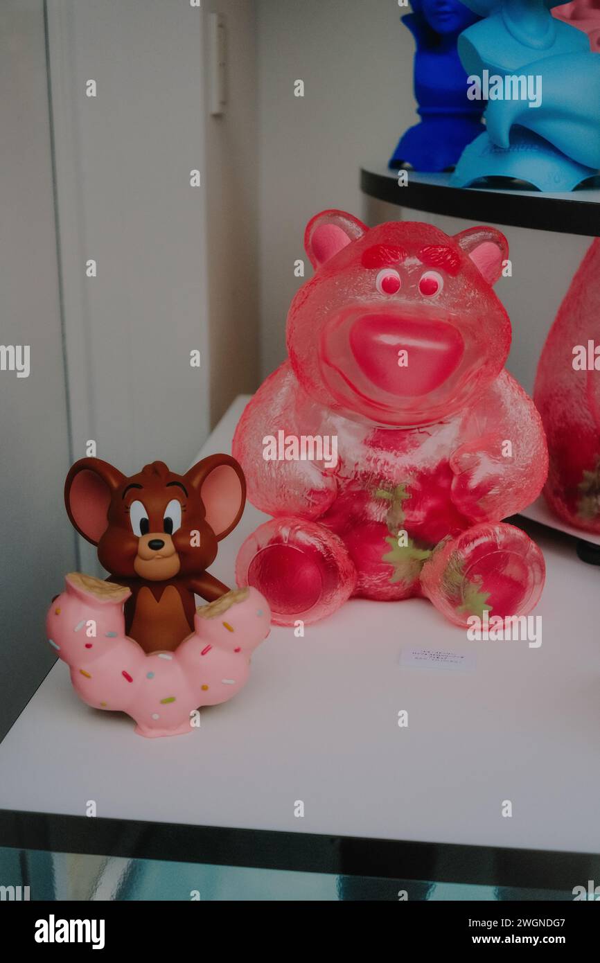 Tom jerry mouse hi-res stock photography and images - Alamy