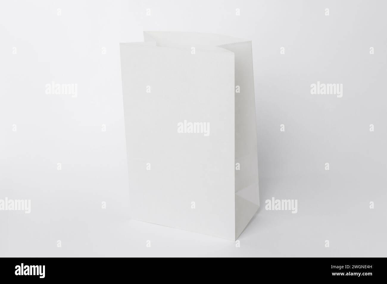 Open paper bag hi-res stock photography and images - Alamy