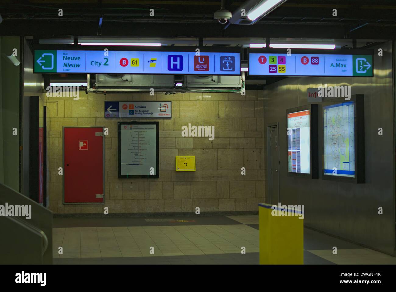 Bus station interior hi-res stock photography and images - Alamy