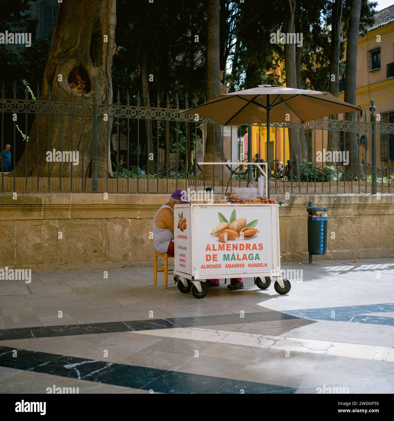 Mediterranean street food hi-res stock photography and images - Alamy