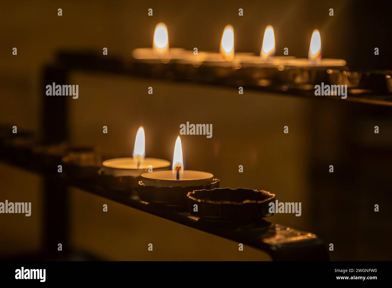 Lit tea lights hi-res stock photography and images - Alamy