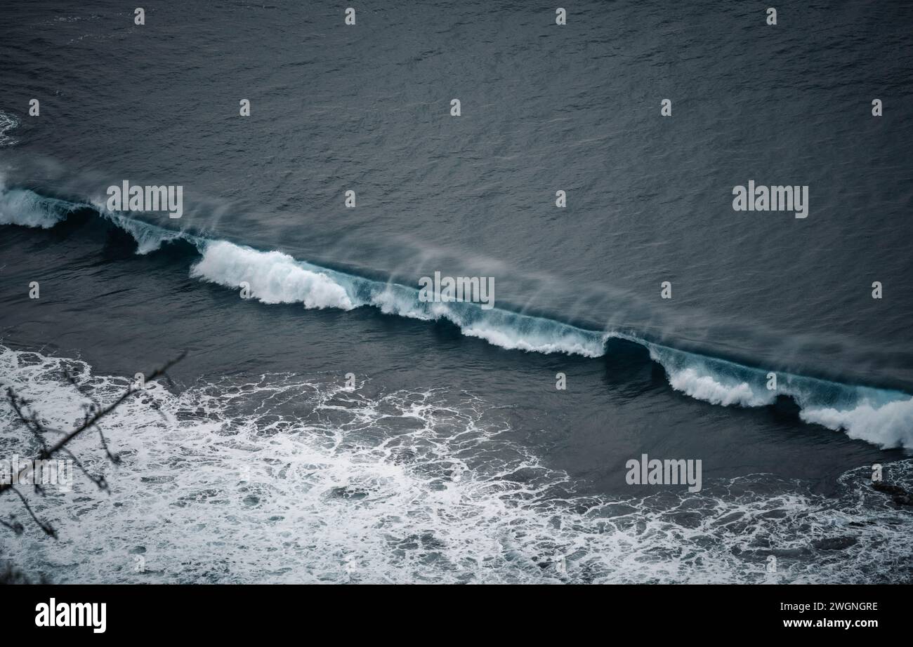 Perfect wave hi-res stock photography and images - Alamy