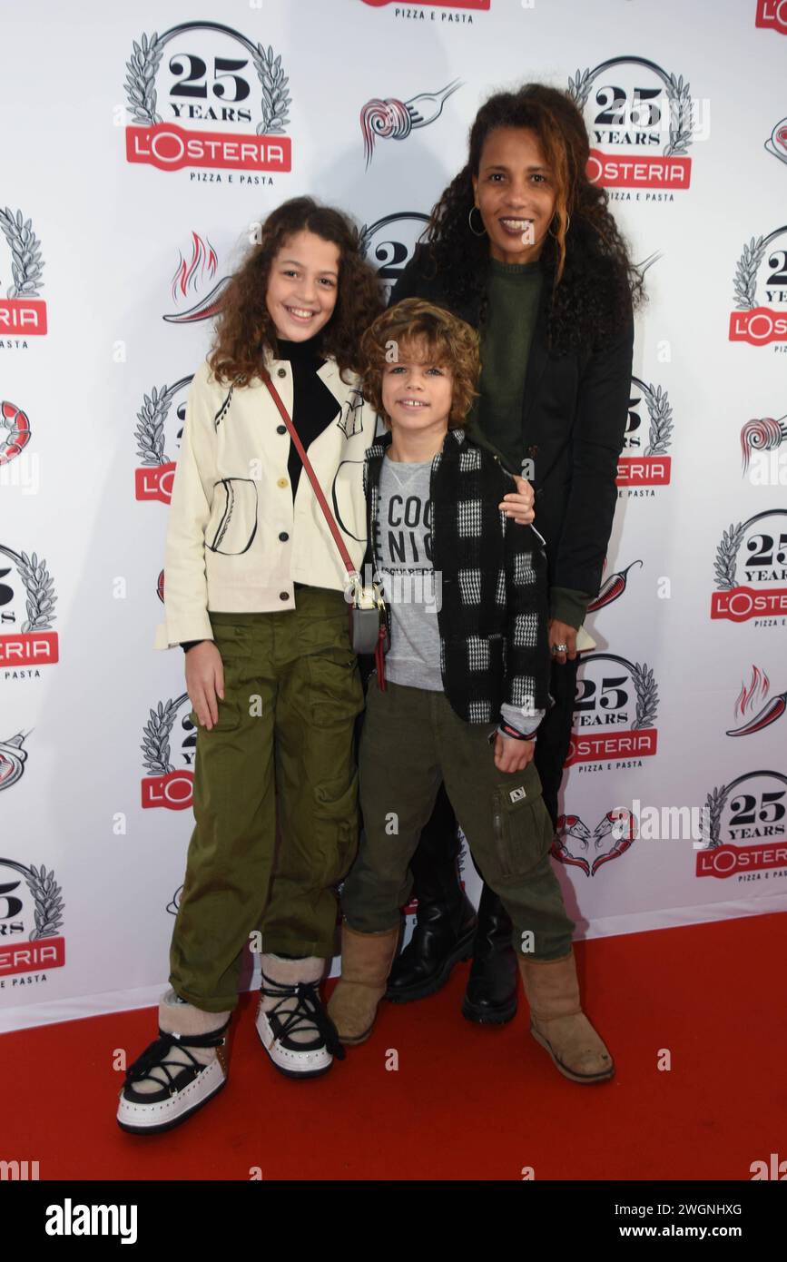 Ruby Volk Moderstorin Bruder Neo Muttee Muenchen 16.01.2024 L,Osteria ...