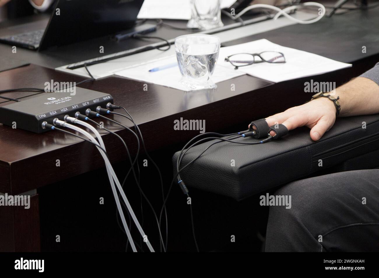 Department of defense contract hi-res stock photography and images - Alamy