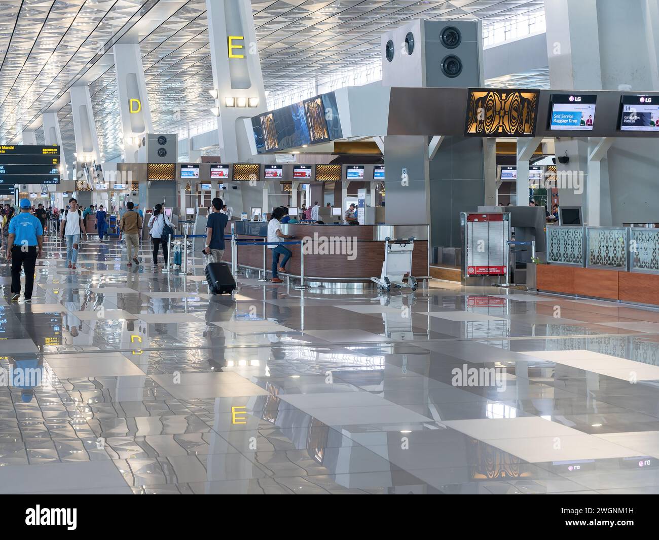Check-in counters at Soekarno-Hatta International Airport Terminal 3 in ...