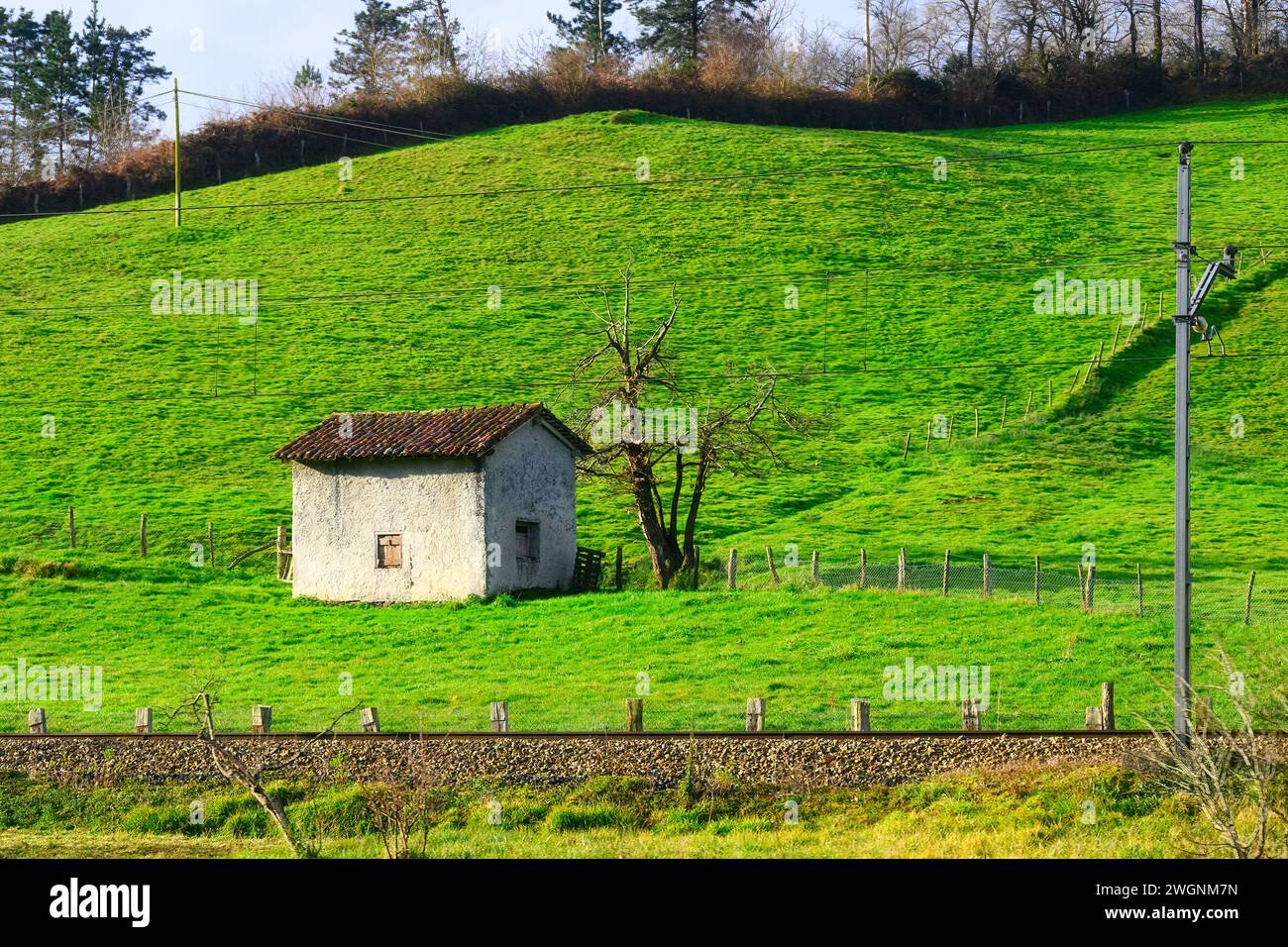 Small building hi-res stock photography and images - Alamy