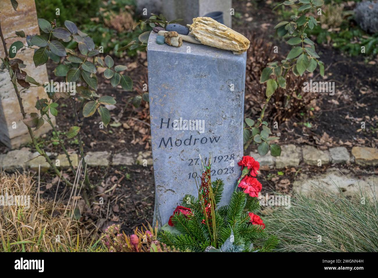 Hans Modrow, Grab, Dorotheenstädtischer Friedhof, Chausseestraße, Mitte ...