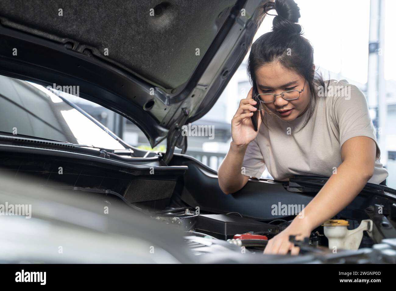 Problems with car hi-res stock photography and images - Alamy