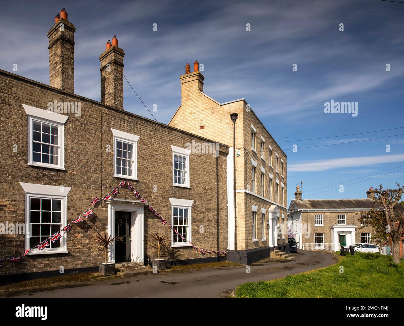 UK, England, Essex, Manningtree, South Street, historic hilltop ...