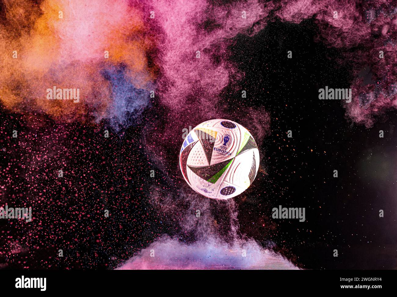 Em 2024 ball hi-res stock photography and images - Alamy