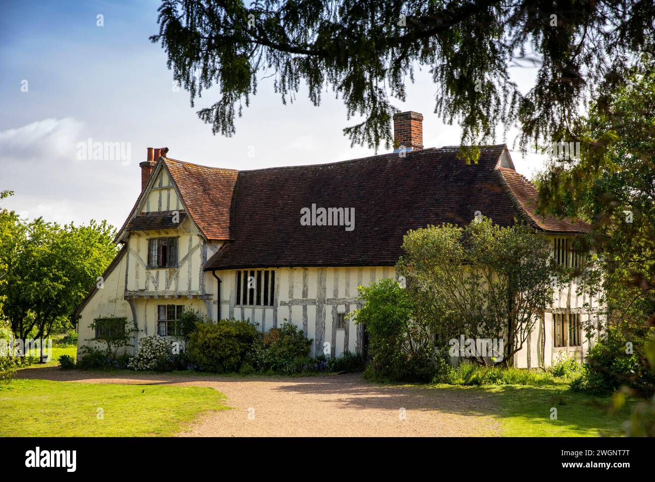 UK, England, Suffolk, Flatford, Manor Farm, privately owned house near ...