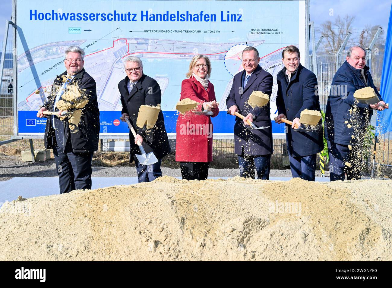 Spatenstich Hochwasserschutz Hafen Linz, 06.02.2024, Hafen Linz, AUT ...
