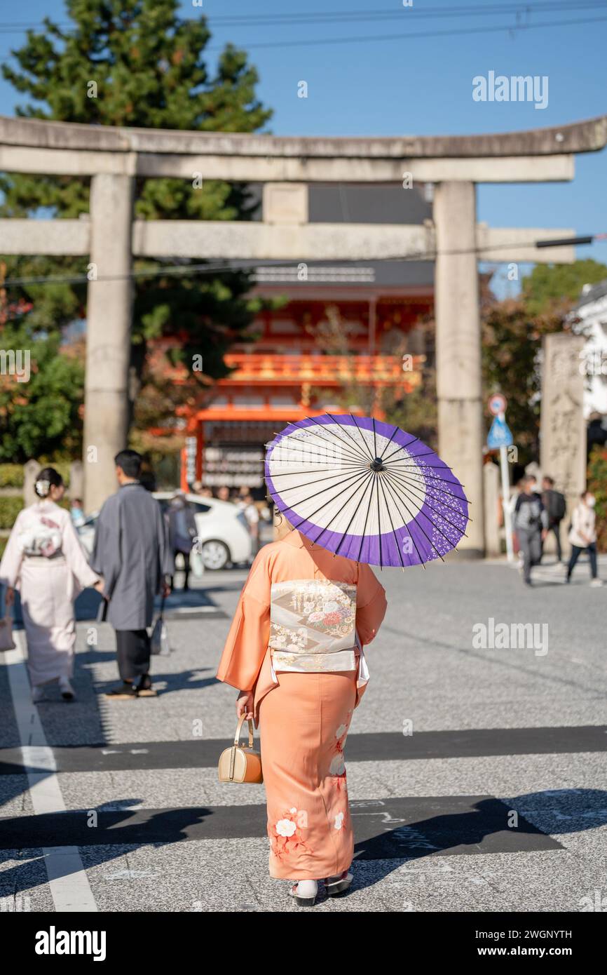 Japanese Female Kimono Portrait back view photography. Kyoto, Japan ...