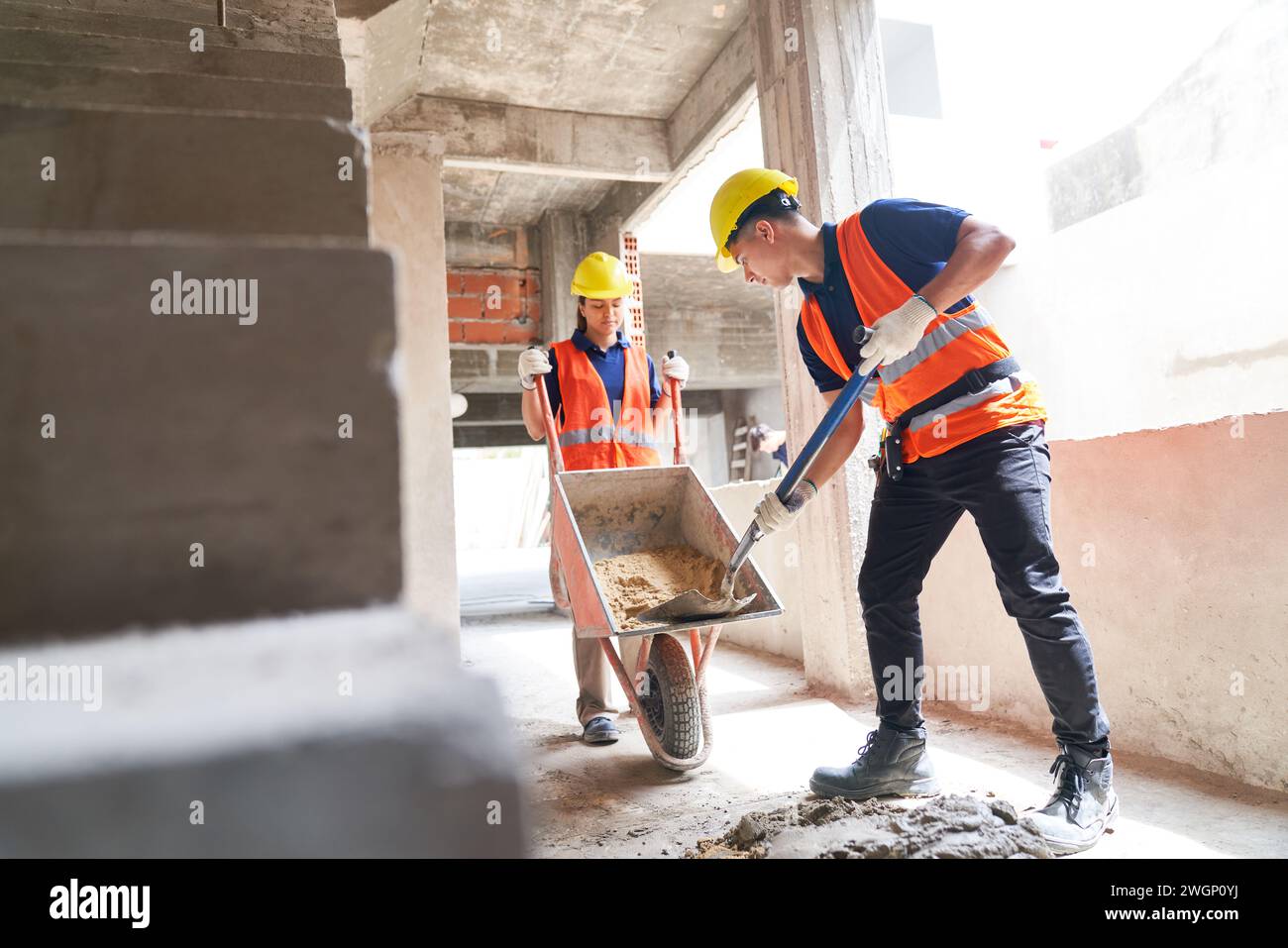 Cement masons hi-res stock photography and images - Alamy