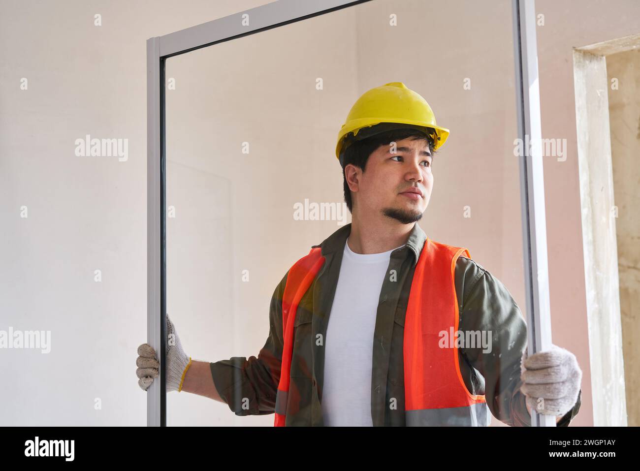 Young male construction worker hi-res stock photography and images - Alamy