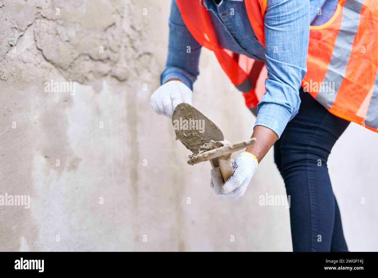 Female construction worker labor hi-res stock photography and images ...