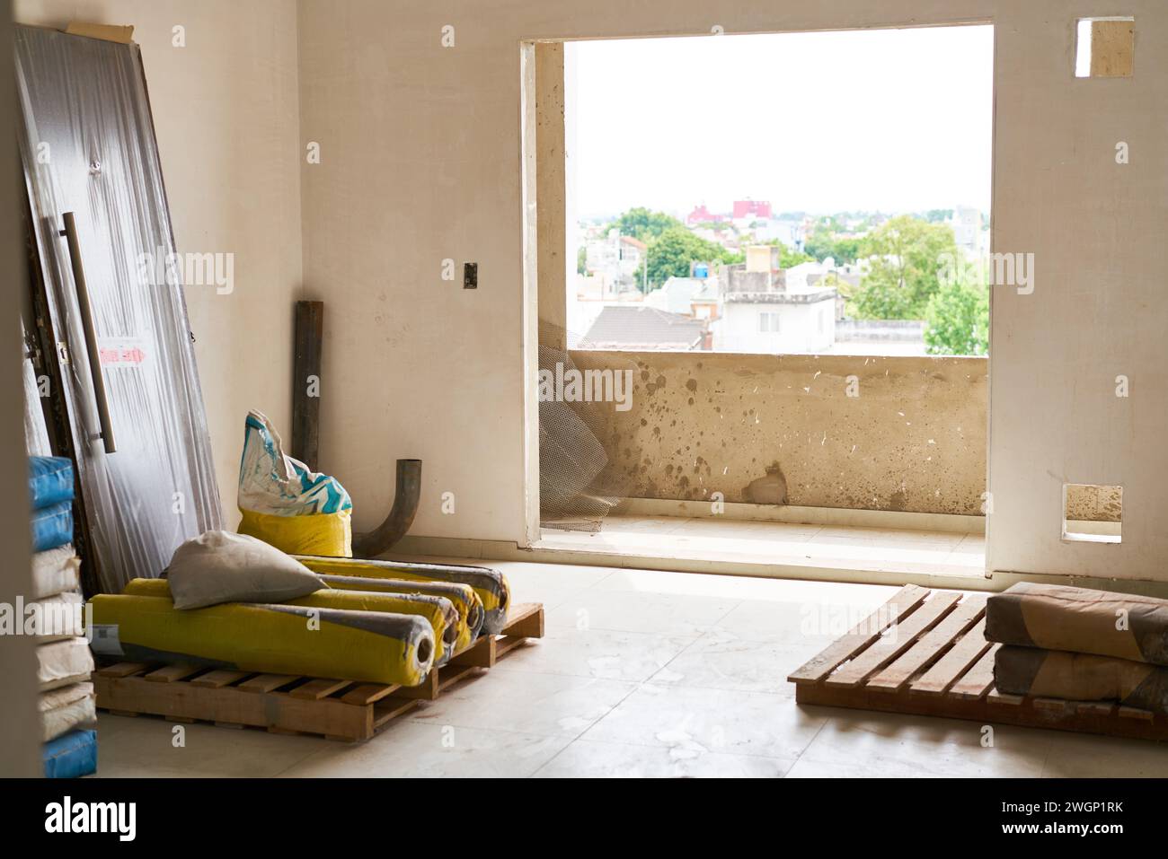 Construction pallet hi-res stock photography and images - Alamy