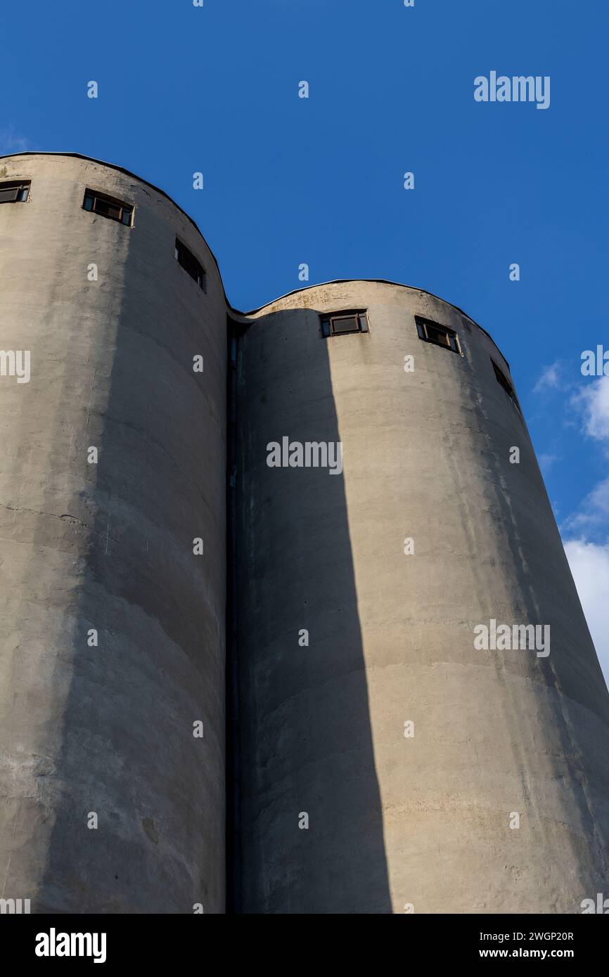 Huge chemical plant on hi-res stock photography and images - Alamy