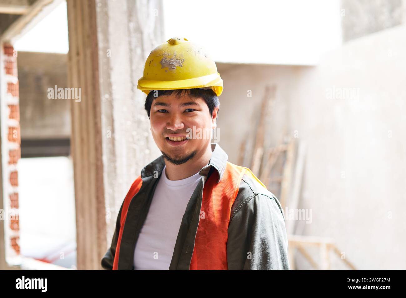 Working bricklayer brickwork hi-res stock photography and images - Alamy