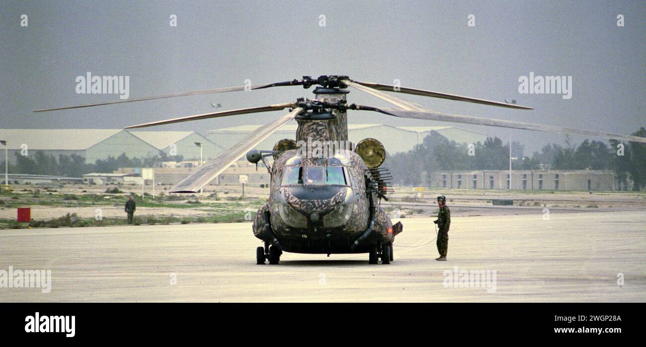 6th March 1991 A damaged RAF Boeing CH-47 Chinook helicopter at the ...
