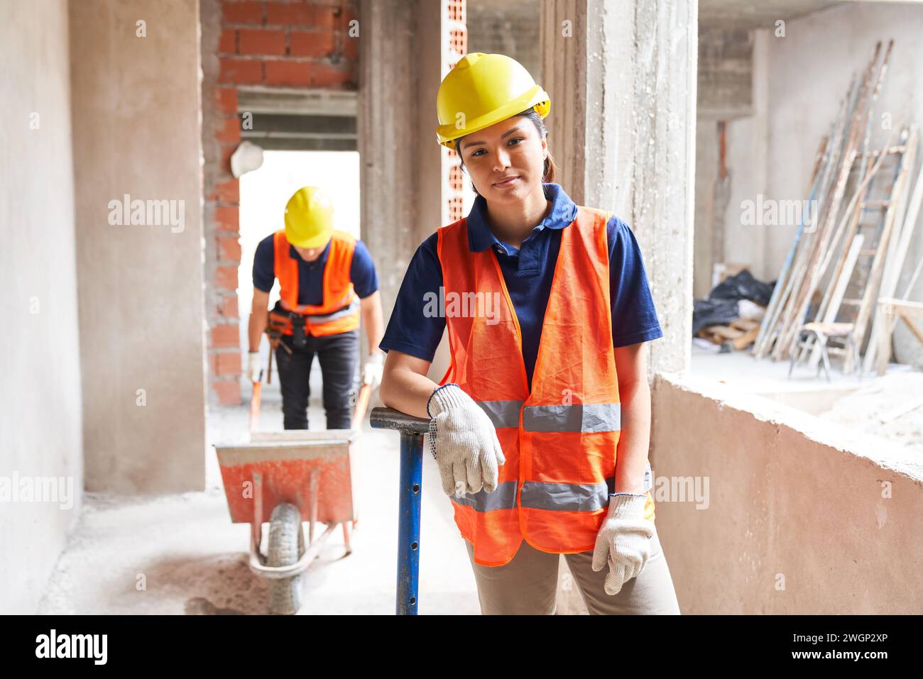 Female mason standing hi-res stock photography and images - Alamy