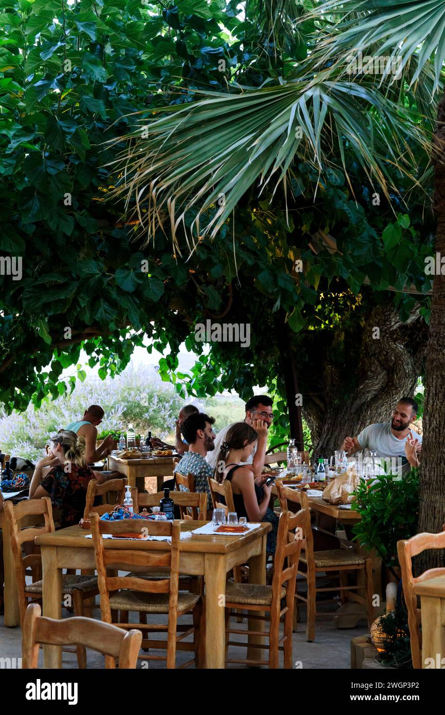 Crete village restaurant hi-res stock photography and images - Alamy