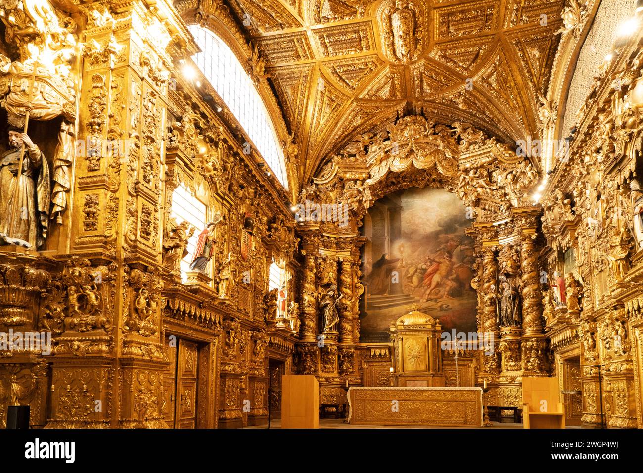 Iterior of traditional portugees church Stock Photo - Alamy