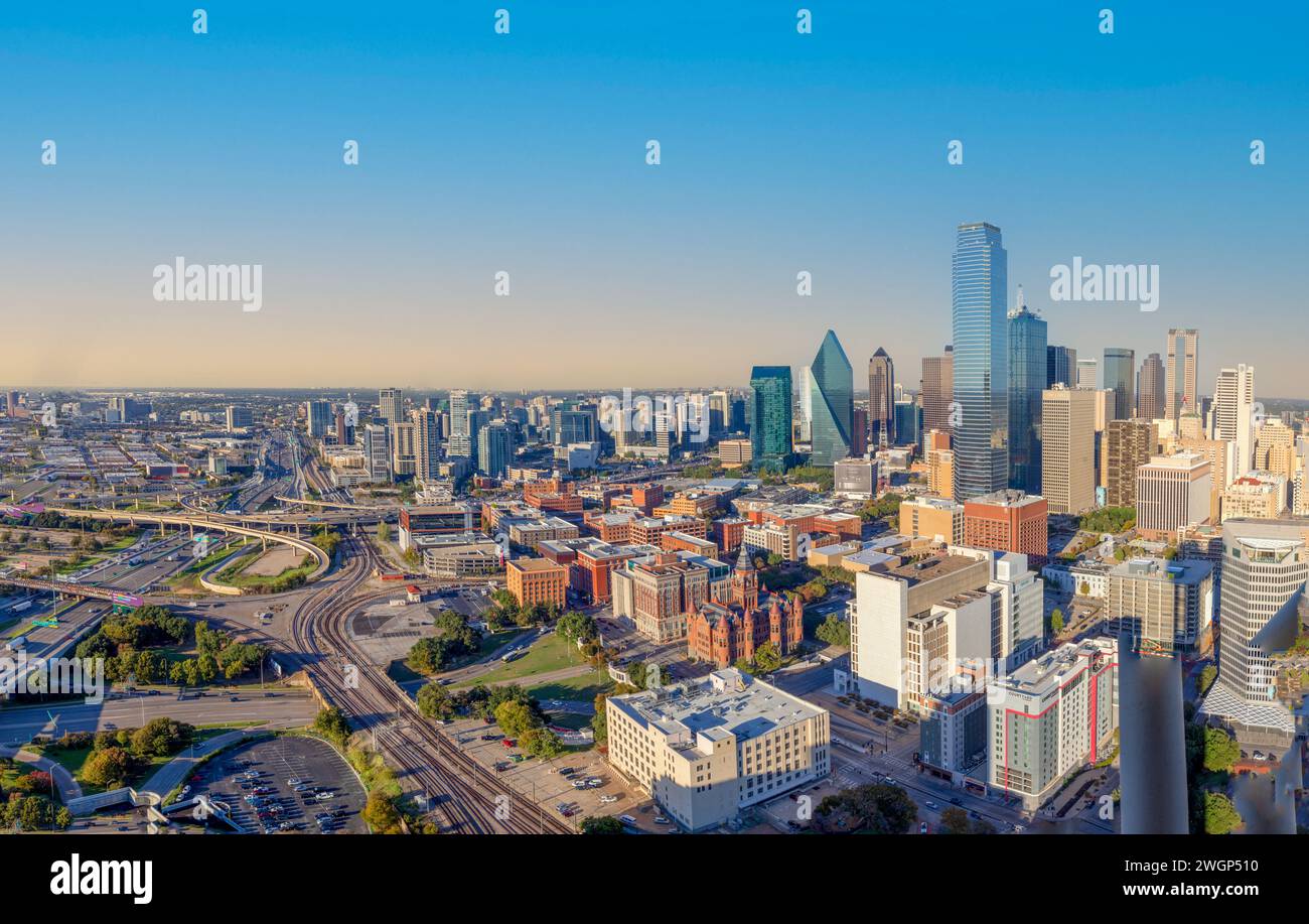 Reunion tower dallas aerial hi-res stock photography and images - Alamy