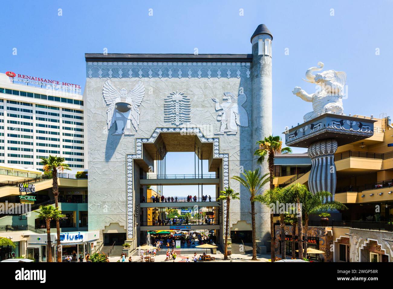 Los Angeles, USA- July 5, 2008: The Hollywood and Highland Center is a ...