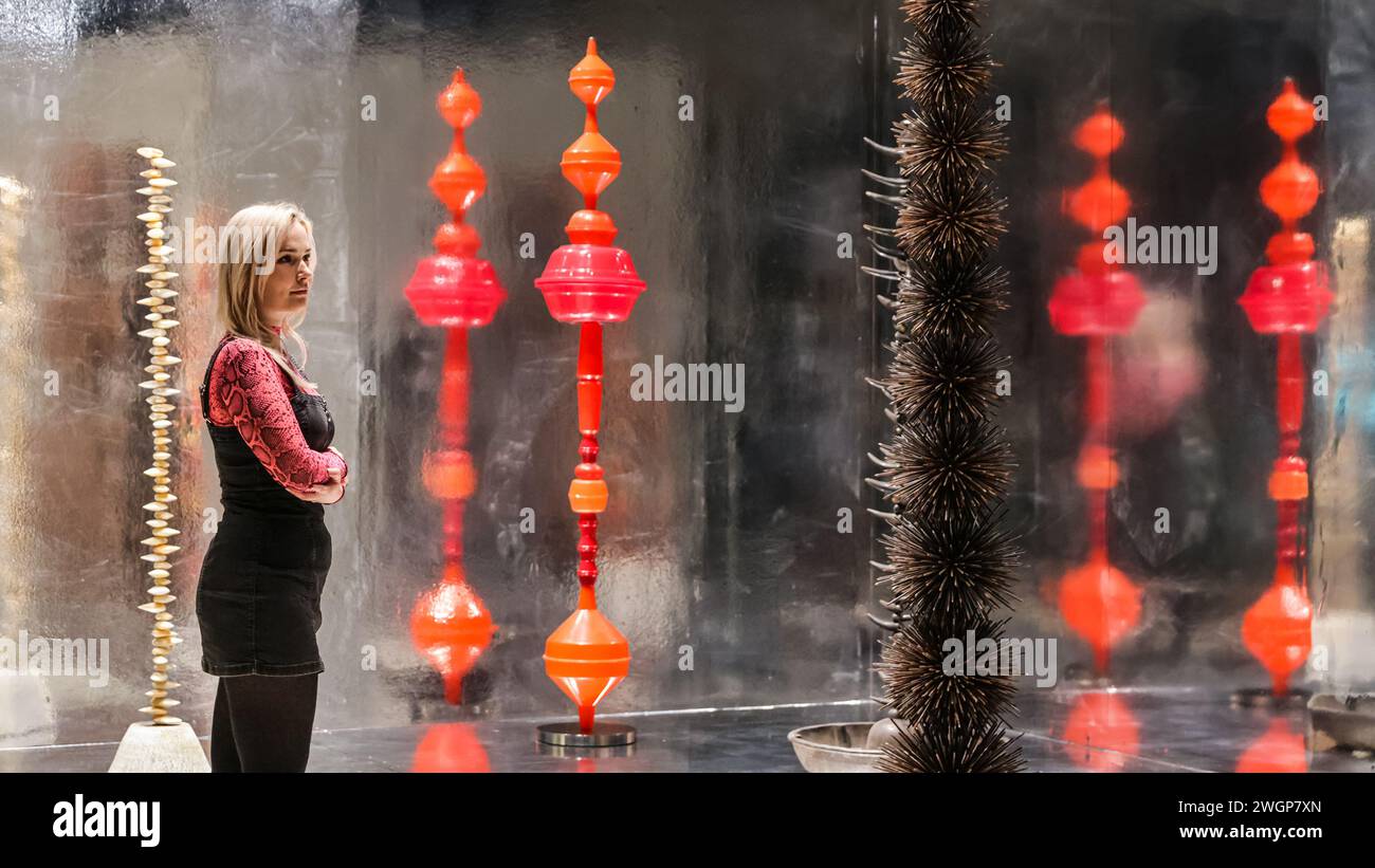 London, UK. 06th Feb, 2024. A gallery volunteer with Choi Jeong Hwa ...