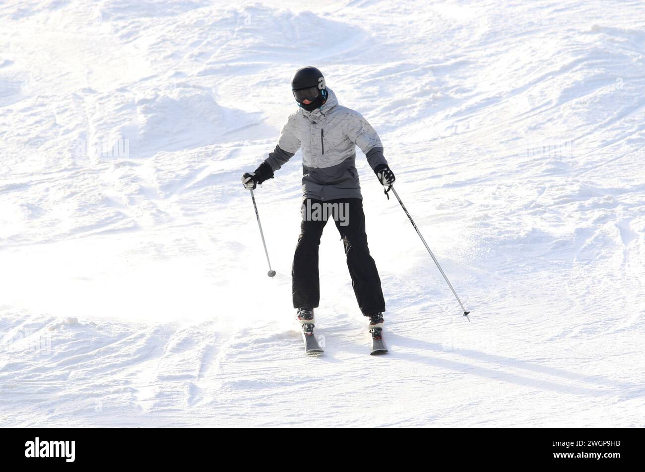 Front view alpine skiing slope hi-res stock photography and images - Alamy