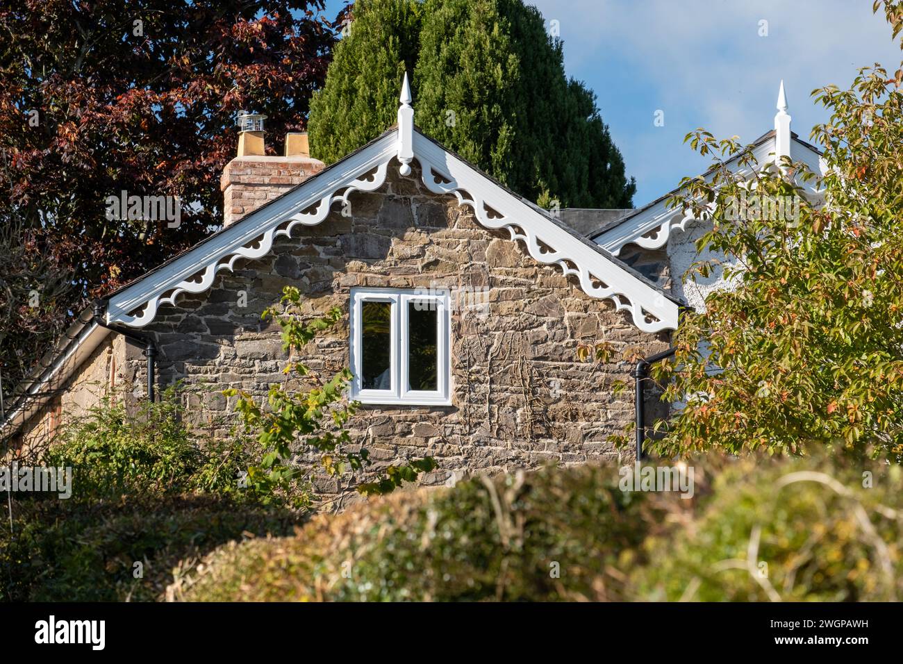 Decorative barge boards hi-res stock photography and images - Alamy