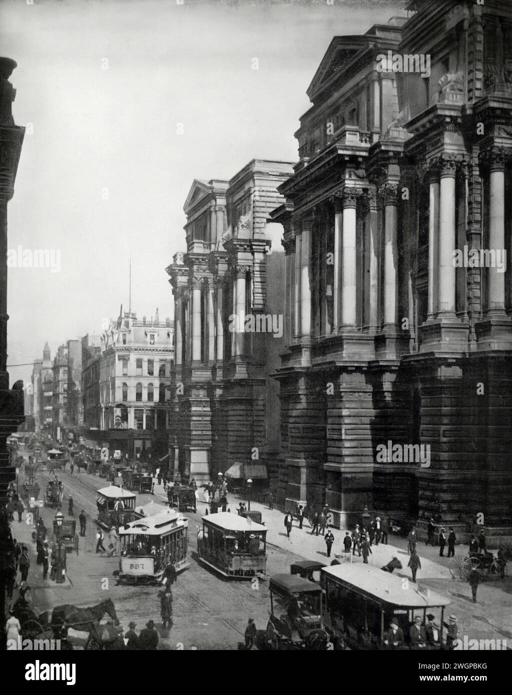 Victorian busy street hi-res stock photography and images - Alamy