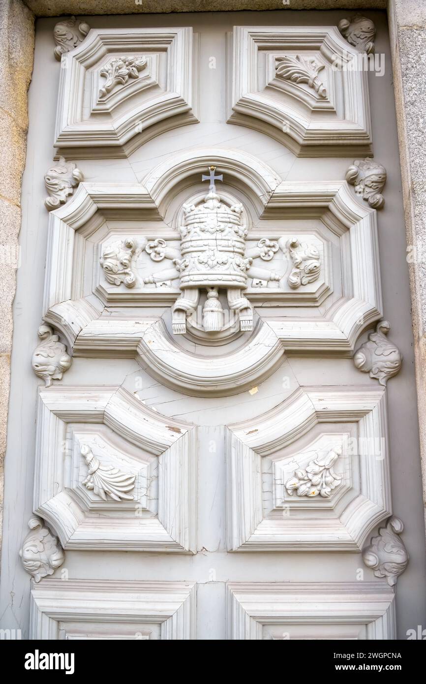 Crown door hi-res stock photography and images - Alamy