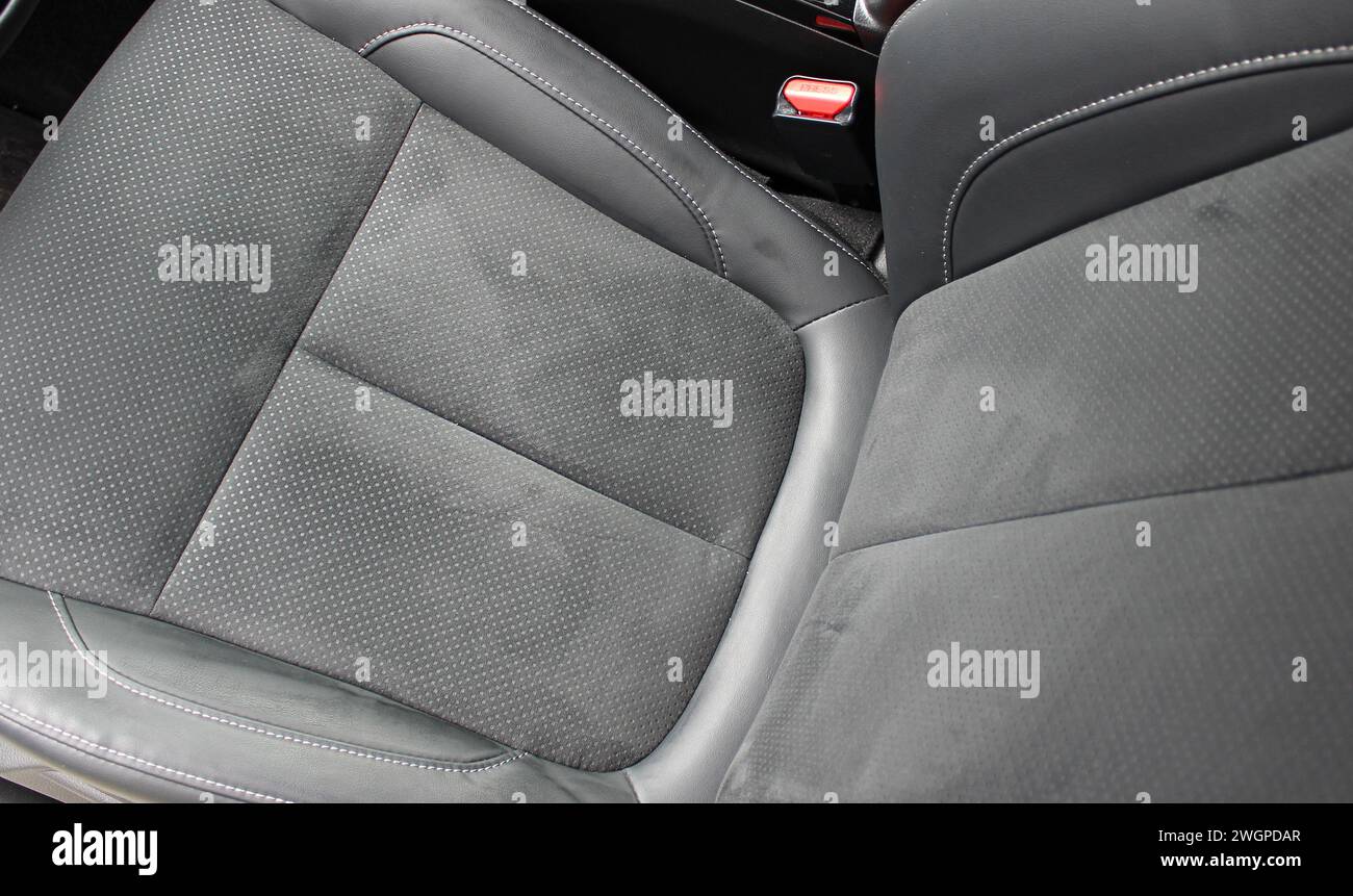 Car top view hi-res stock photography and images - Alamy