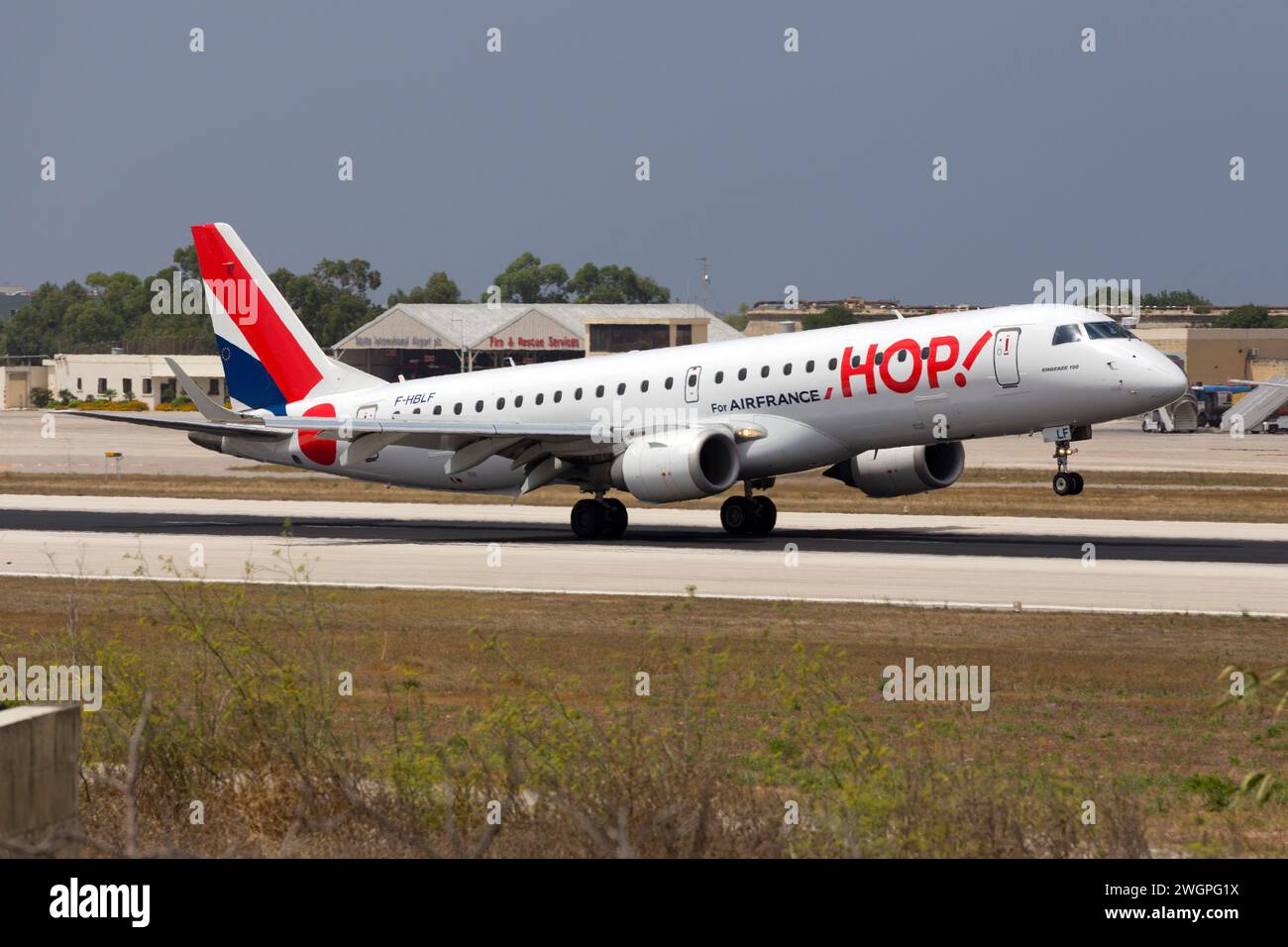 Hop air france 190 hi-res stock photography and images - Alamy