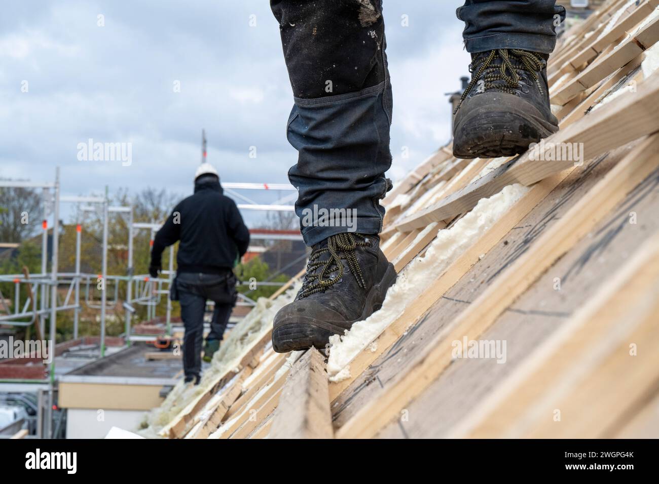 Roofing team hi-res stock photography and images - Alamy