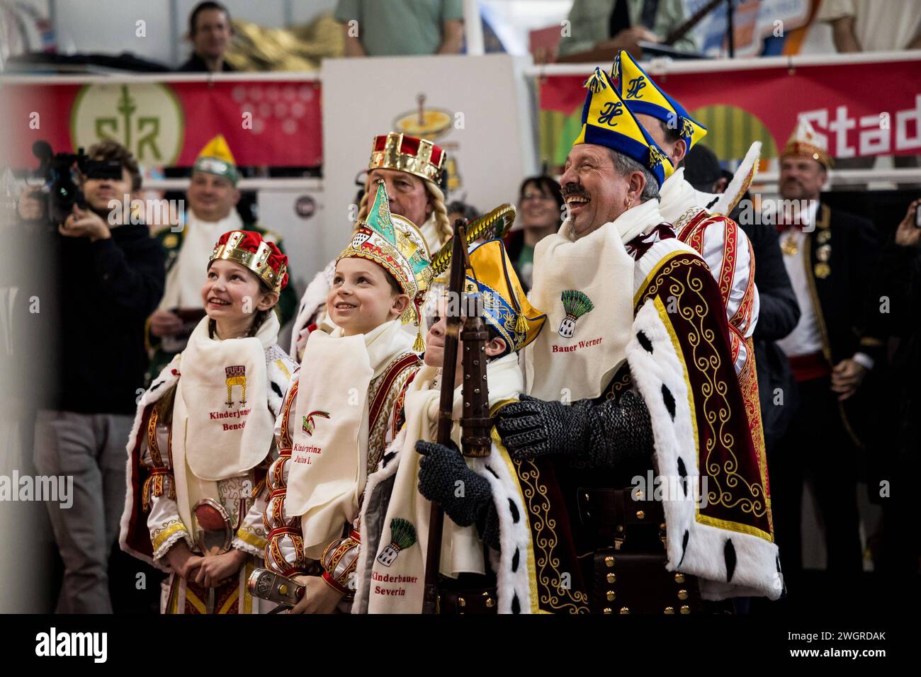 Richtfest Persiflagewagen Rosenmontagszug 2024 06.02.2024 Msgr. Robert ...