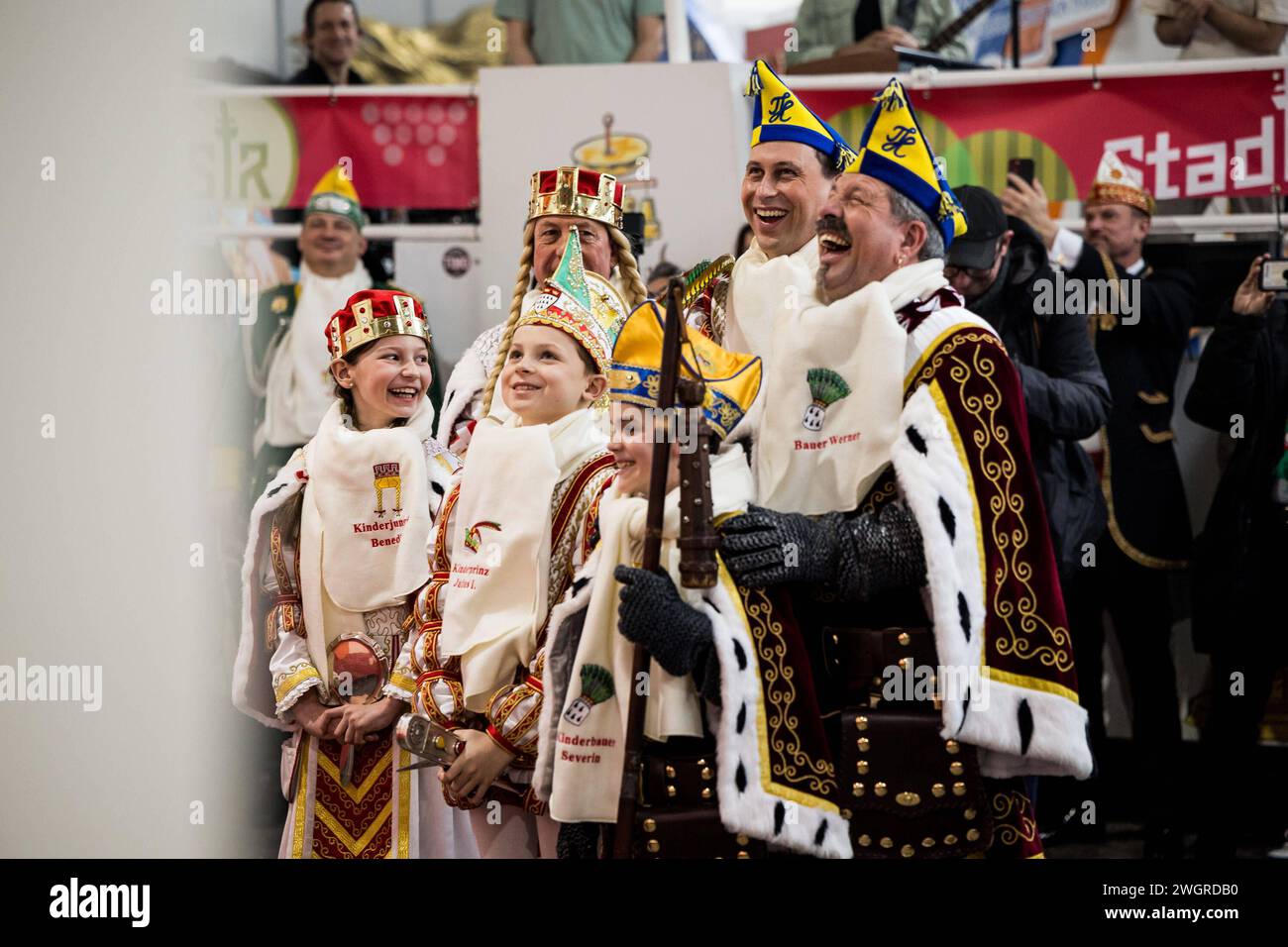 Richtfest Persiflagewagen Rosenmontagszug 2024 06.02.2024 Msgr. Robert ...
