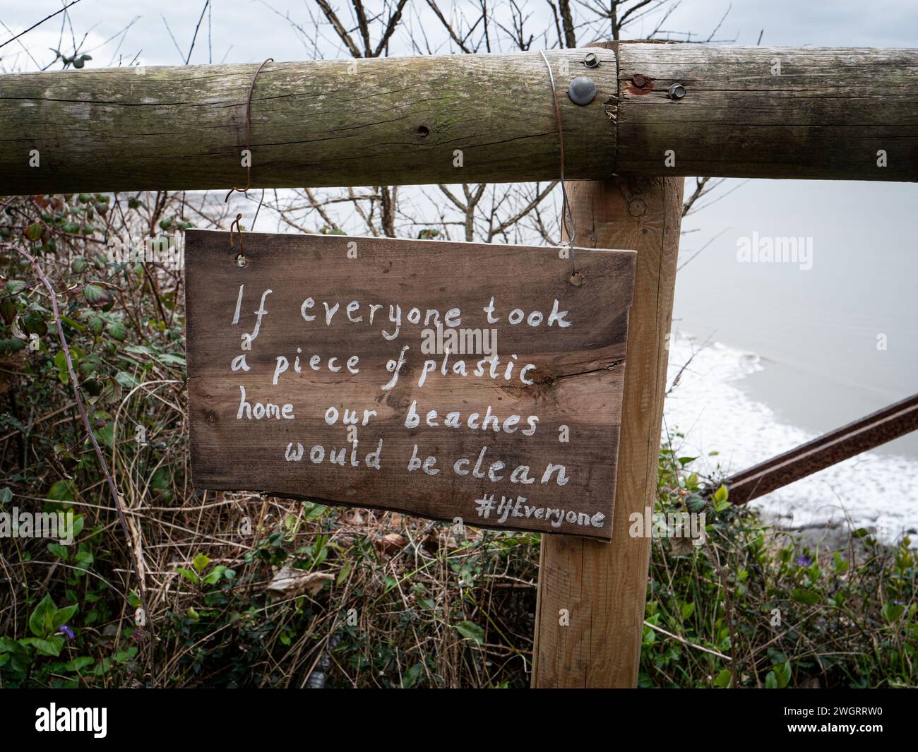 Asking people to clear up hi-res stock photography and images - Alamy